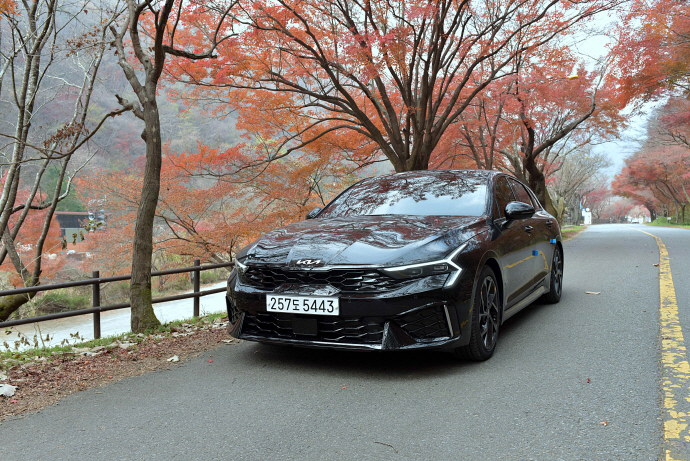 [기아 ‘더 뉴 K5’시승기]"민첩하고 부드럽게 잘 달렸다"