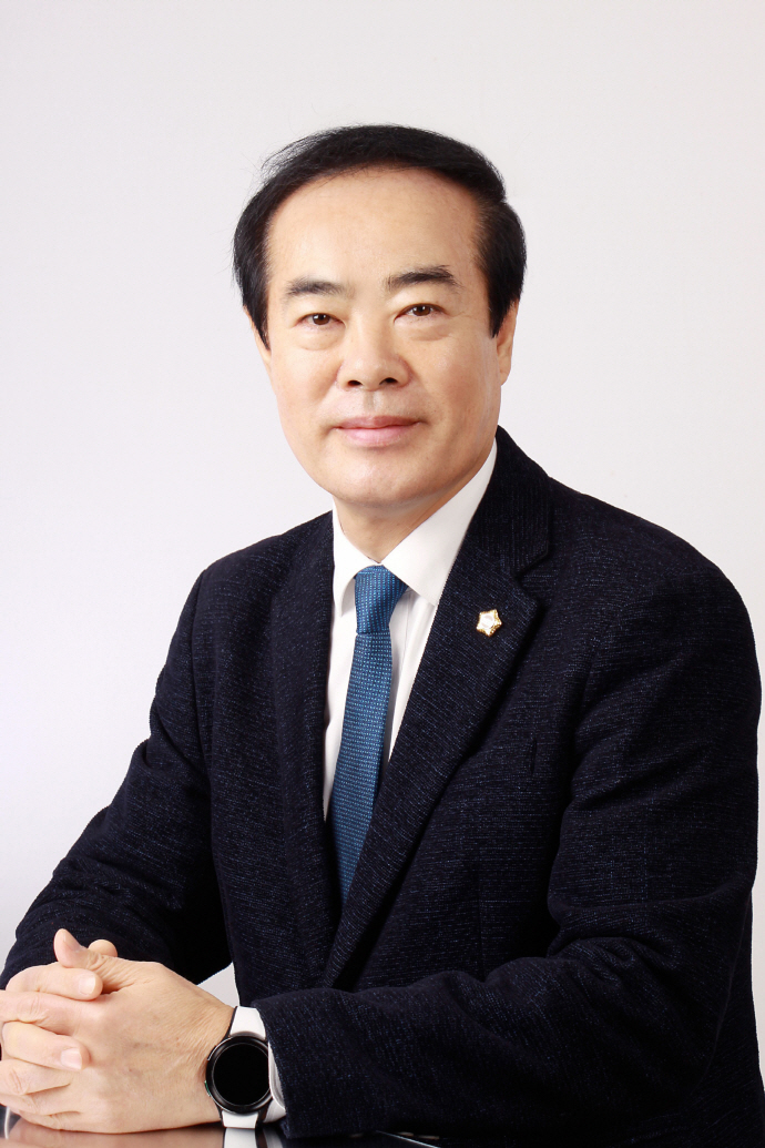 "학교 주차장 주말·공휴일 개방 확산시켜야"