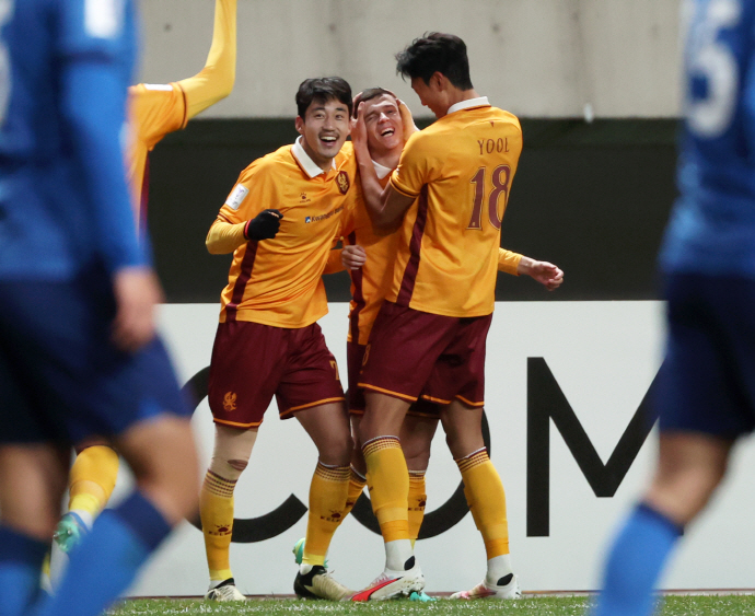 ‘이정효 교체술 적중’ 광주FC, ACLE 상하이 선화에 1-0 승리