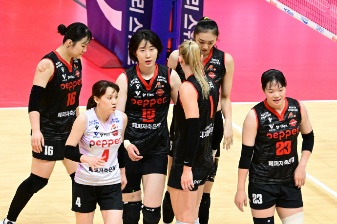 AI페퍼스, IBK기업은행에 1-3 패배